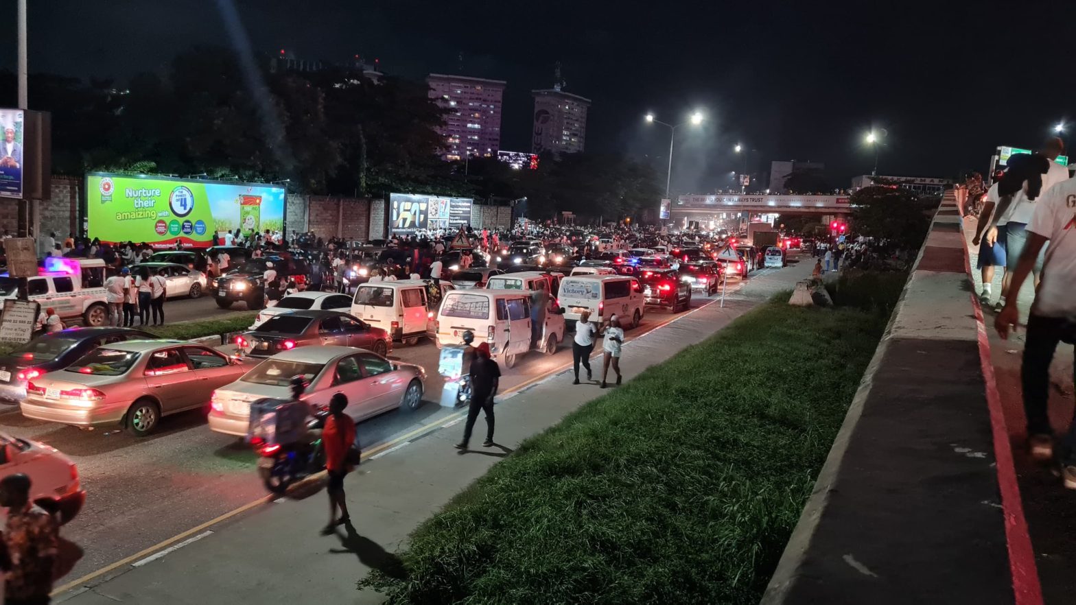 Photos: Mohbad's candlelight concert causes traffic jam in Victoria ...