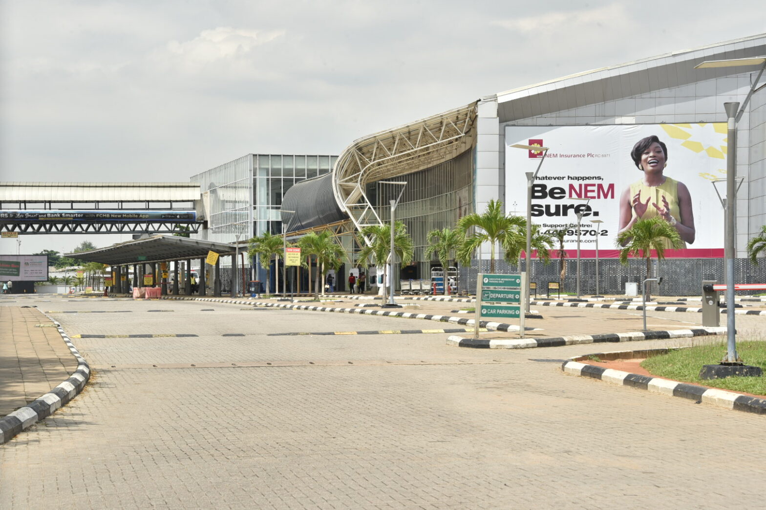Airlines cancel, delay flights as unions shut entrances over strike ...