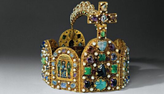 Top 6 oldest crowns in the world - Businessday NG