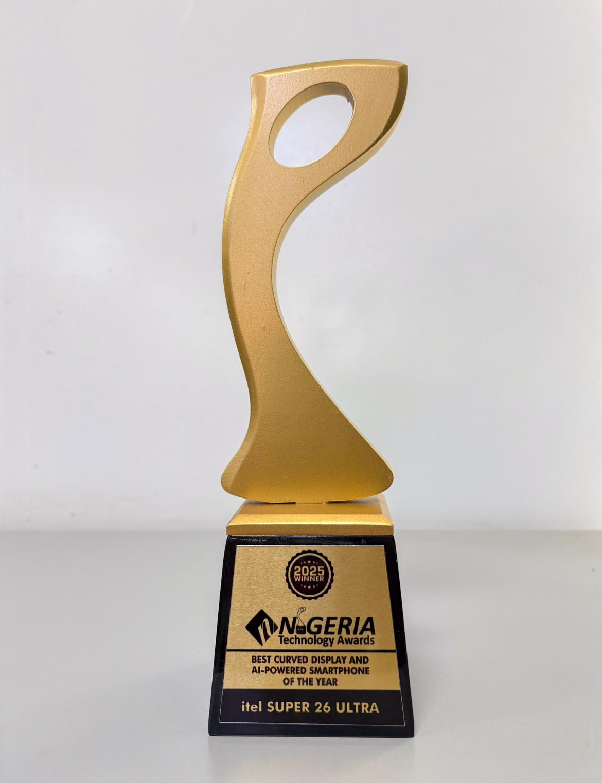 itel SUPER 26 Ultra Wins “Best Curved Display and AI-Powered Smartphone ...